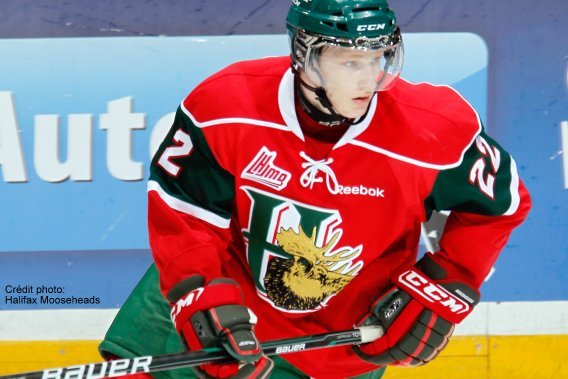 Mackinnon en visite à Guertin - Les Olympiques de Gatineau