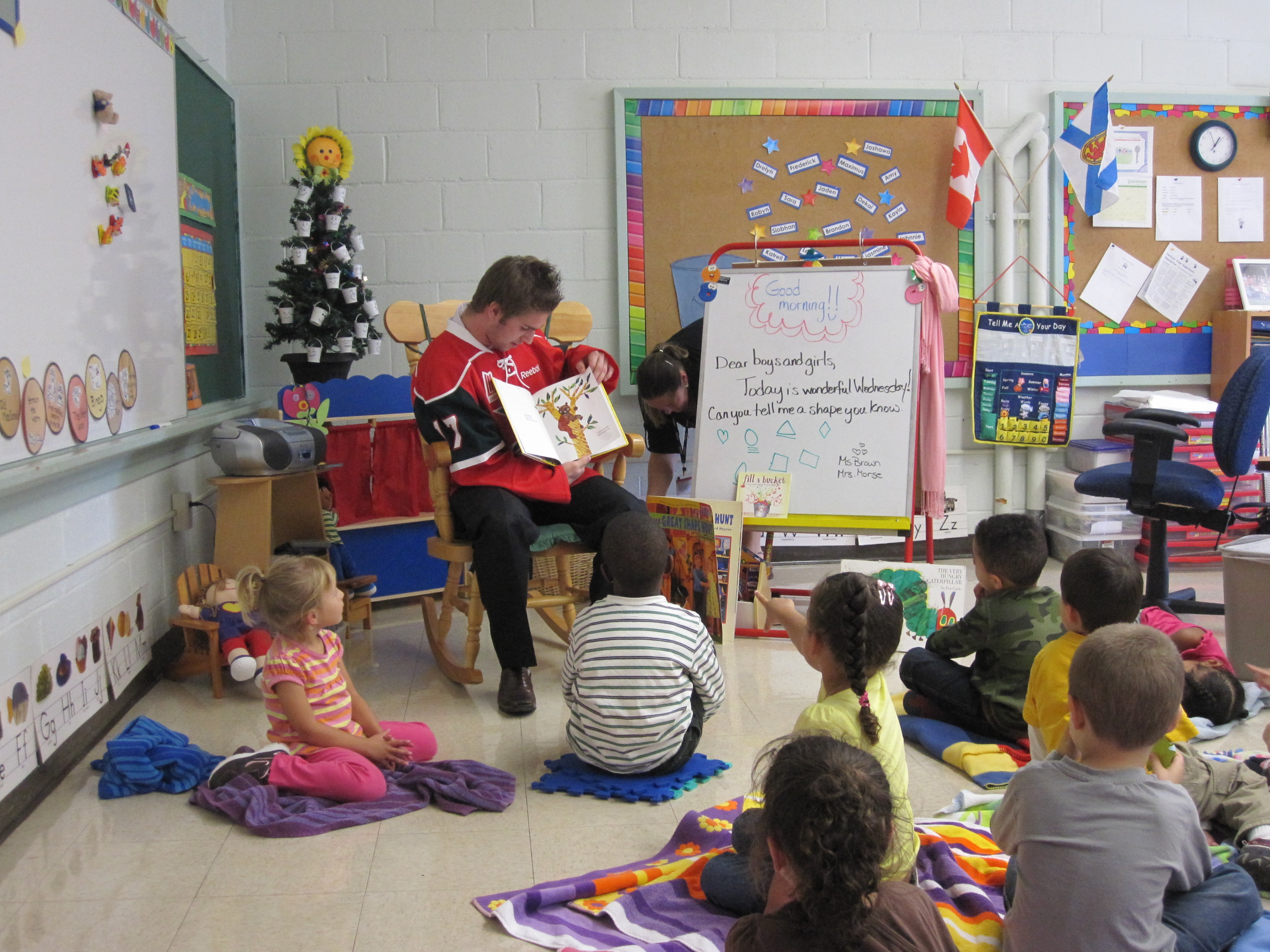 Mooseheads visit HarbourView Elementary - Halifax Mooseheads