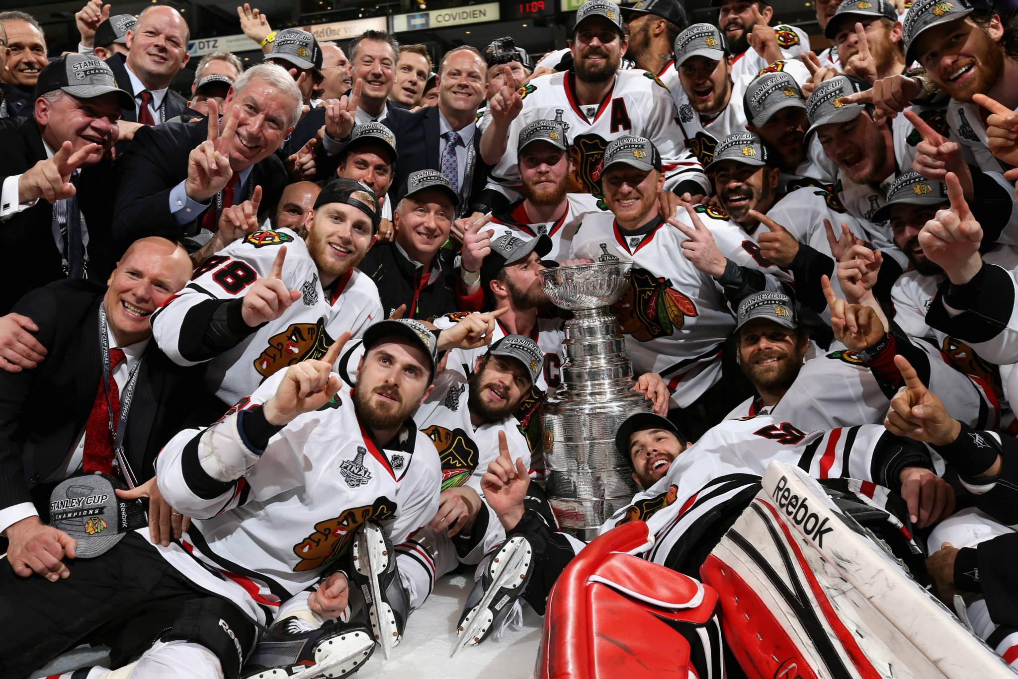 Félicitations à Corey Crawford, Michael Frolik, Johnny Oduya et ...