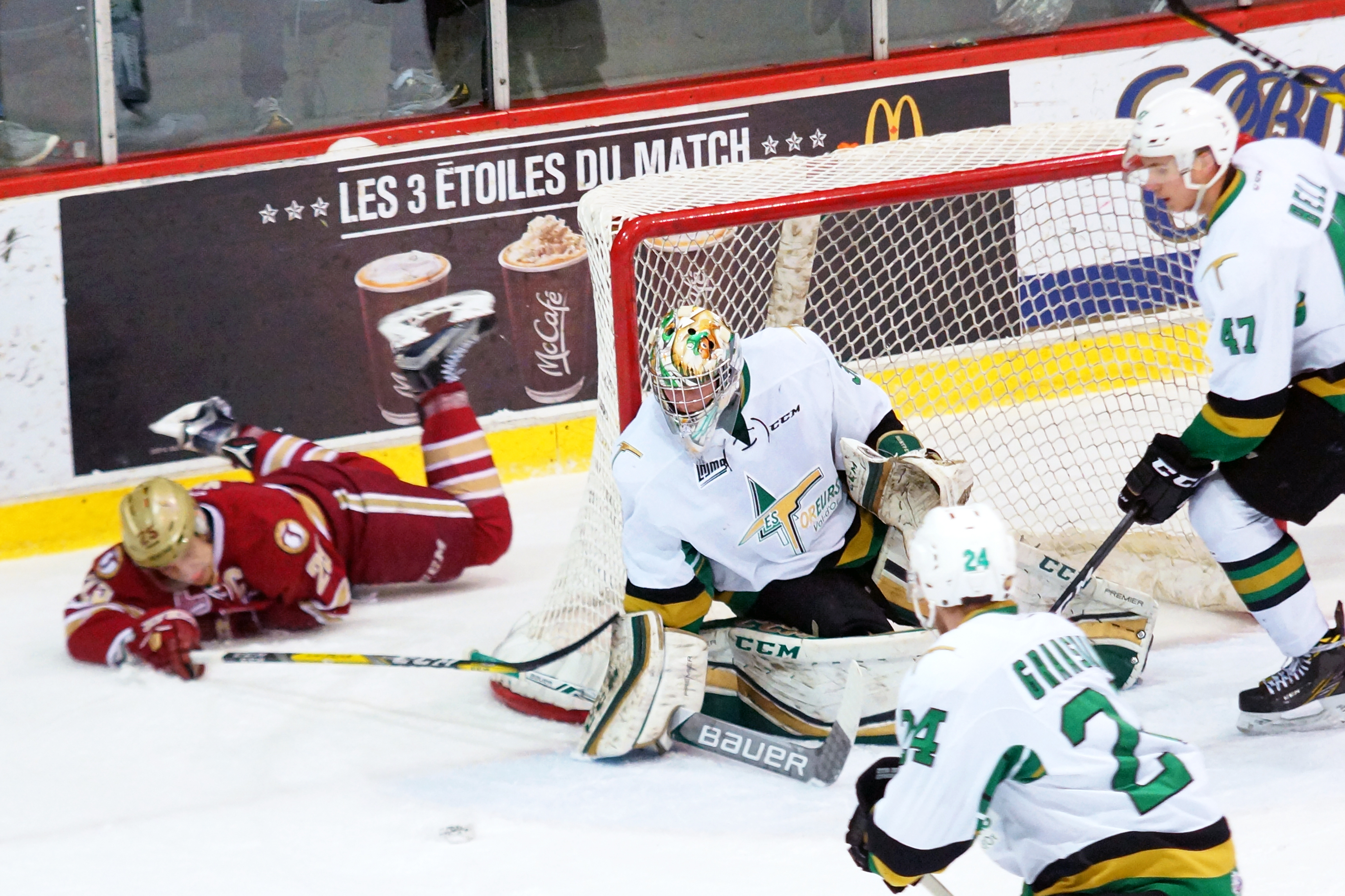 Spectaculaire Étienne Montpetit - LHJMQ