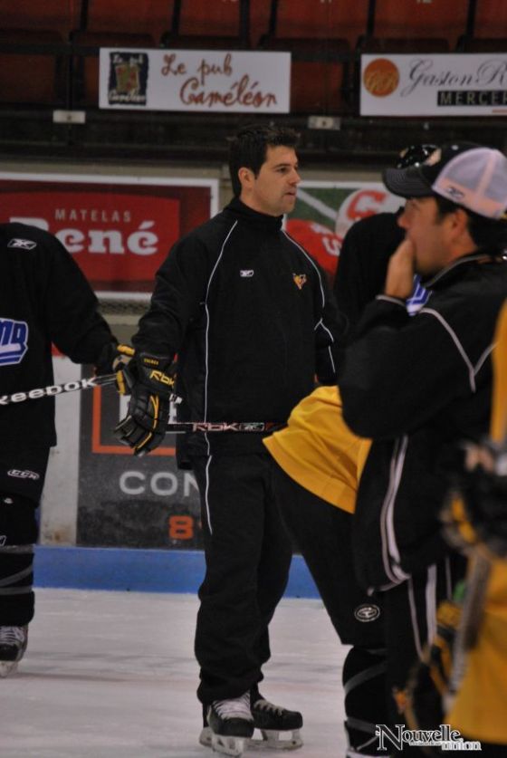 Yanick Jean aux trousses d'Alain Rajotte - Les Tigres de Victoriaville