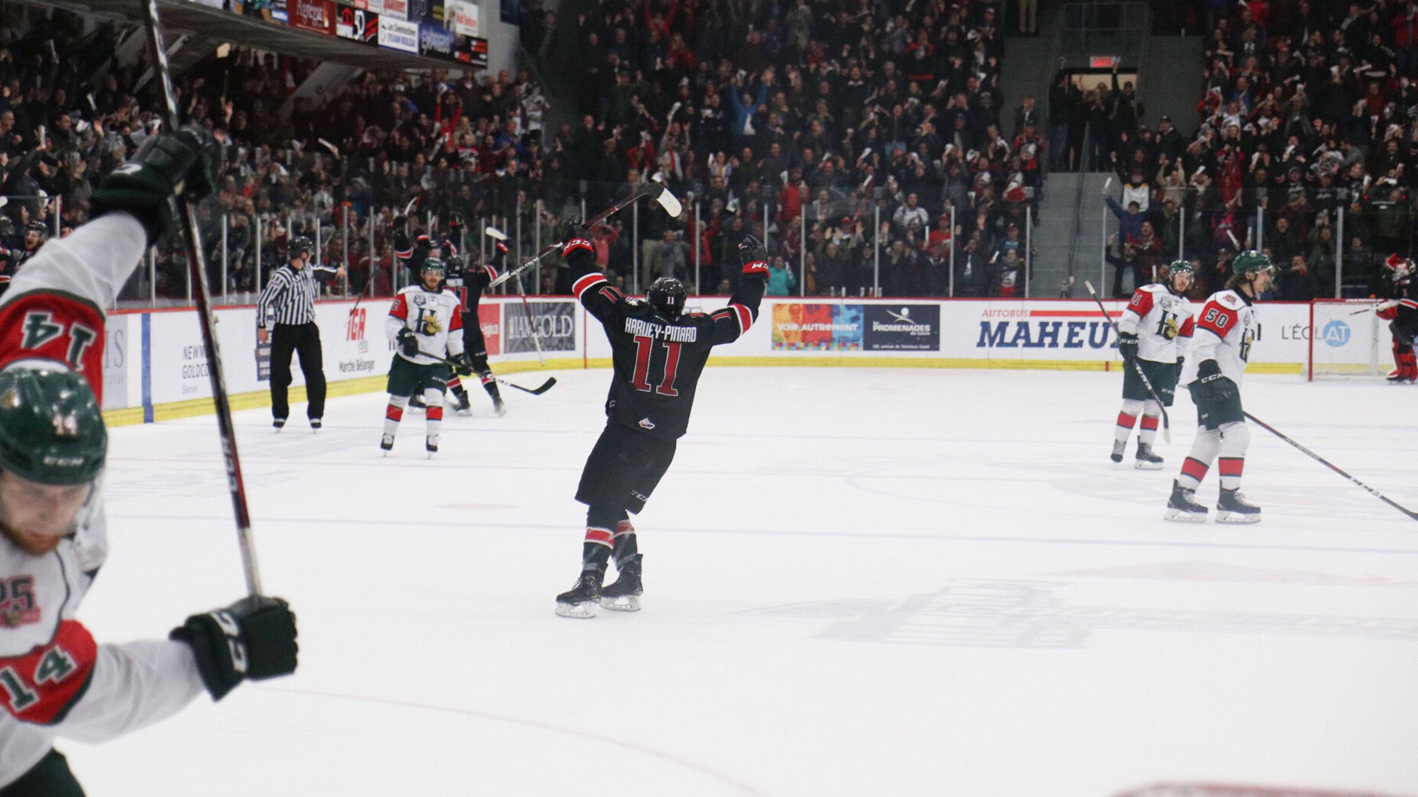 Les Huskies explosent en 1re période et prennent une avance de 3-2 dans ...