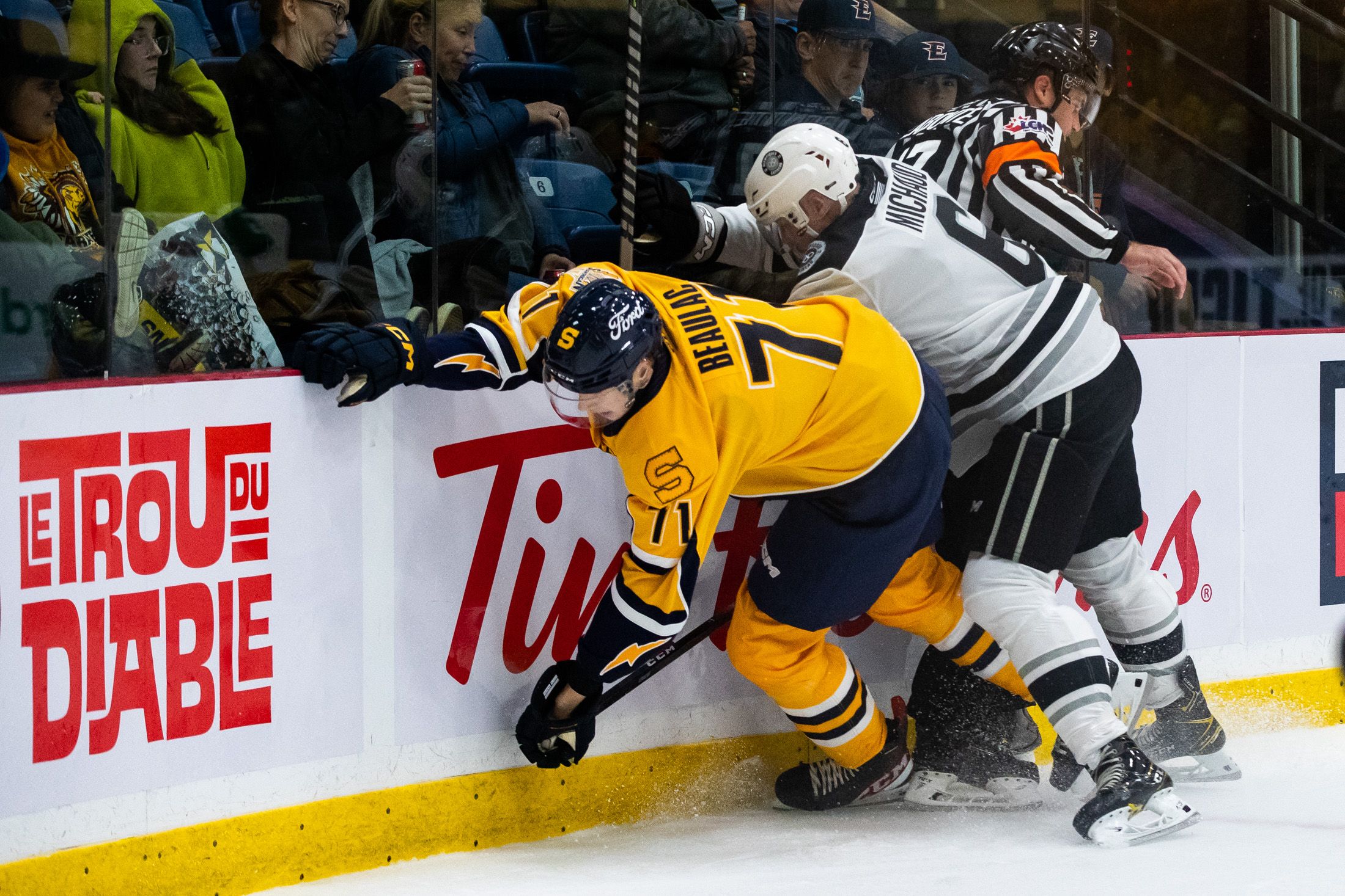 Les Olympiques renversent les Cataractes 6-1 - Cataractes de Shawinigan